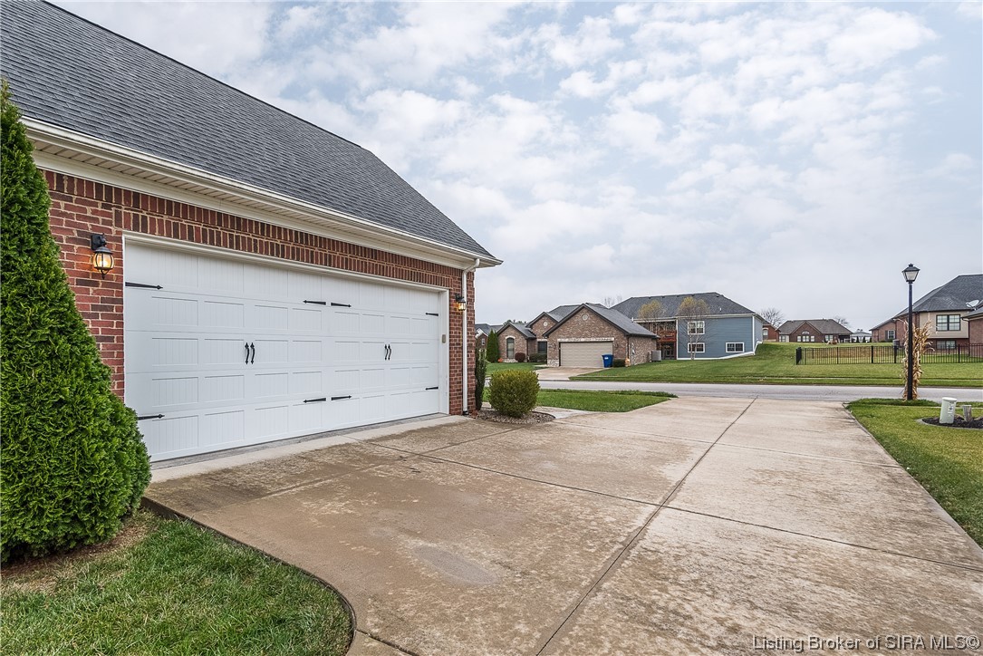 215 Liam Noble Circle, Sellersburg, IN 47172 - SOLD LISTING | MLS ...